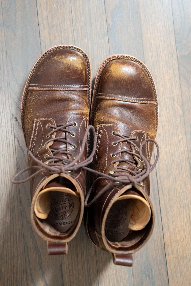 Caswell x Fortis in Horween Tan Waxed Flesh | Photo by varnu | December ...