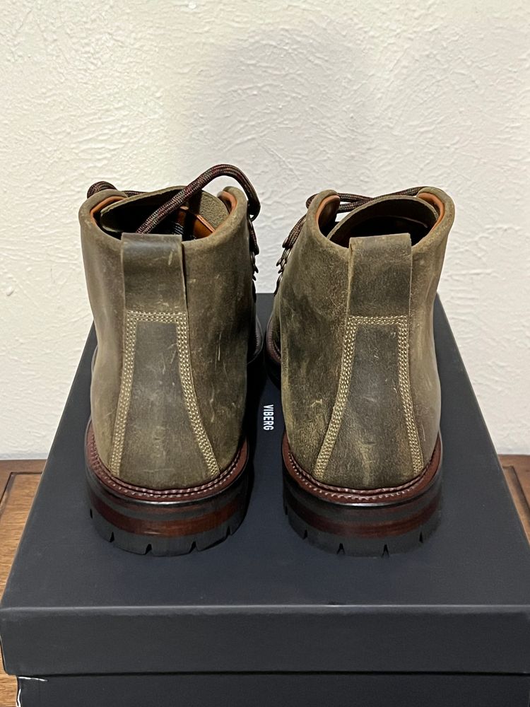 Viberg Hiker in C.F. Stead Mojave Waxy Commander | Photo by ...