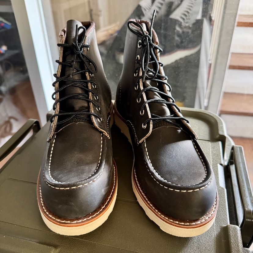 Red Wing 6-Inch Classic Moc in S.B. Foot Charcoal Rough and Tough ...