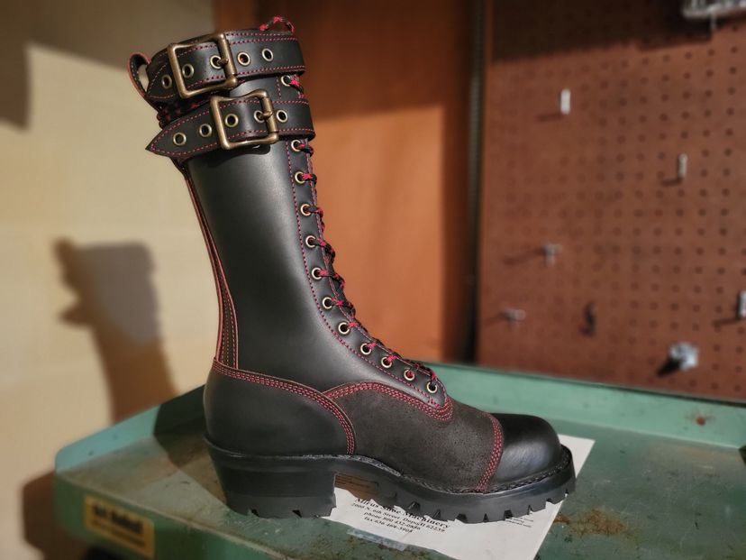 Frank's Custom Model in Bloodcore - Seidel Tannery | Photo by Trisc900 ...