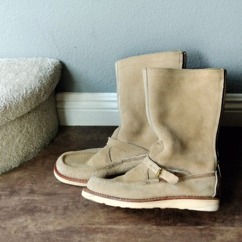 Russell Moccasin Zephyr in Horween Biege Laramie Suede | Photo by ...
