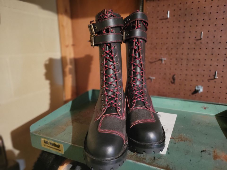 Frank's Custom Model in Bloodcore - Seidel Tannery | Photo by Trisc900 ...