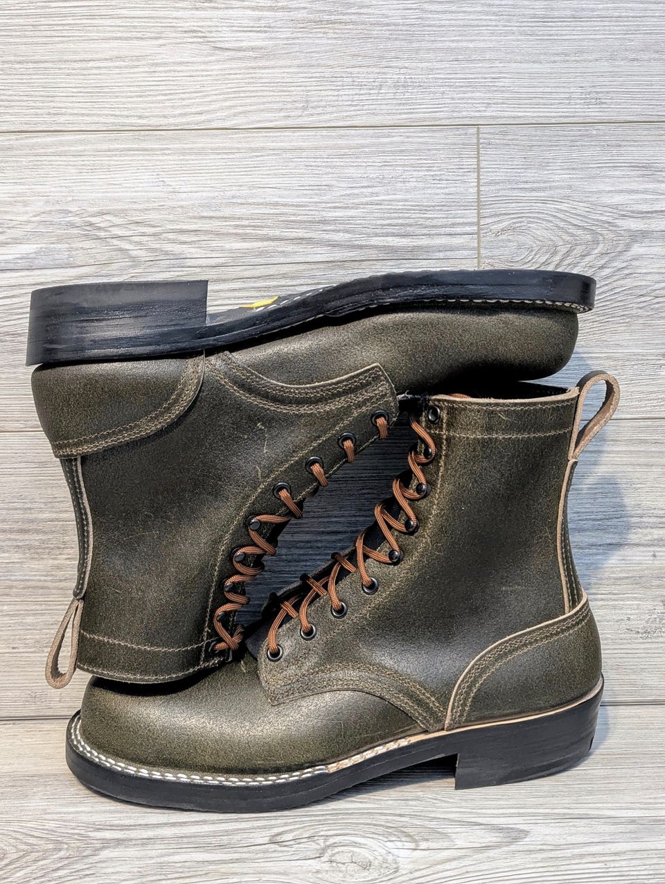 Nicks MTO in Horween Greener Pastures Waxed Flesh | Photo by Pedro ...