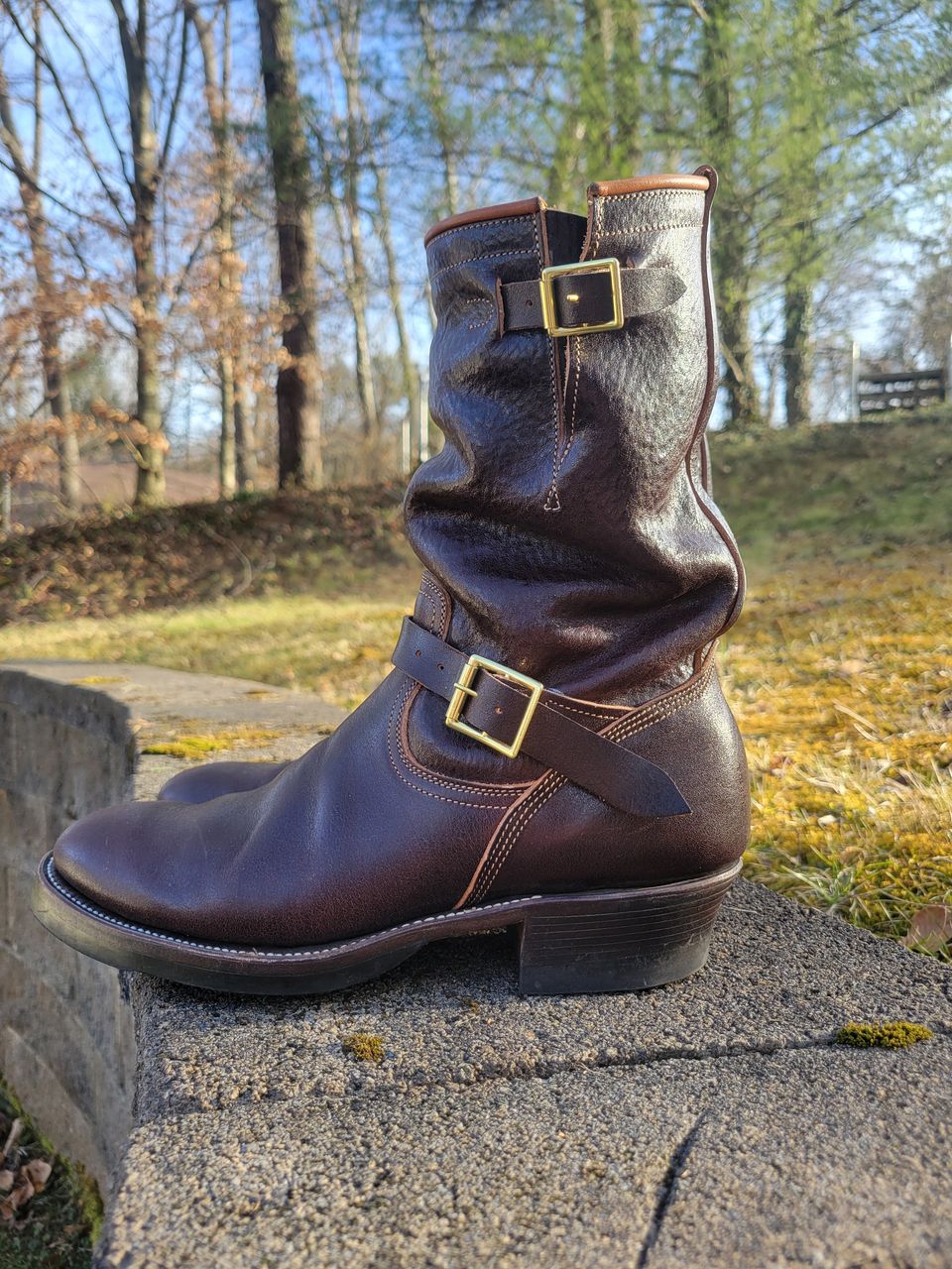 Unsung U 22-2 Engineer Boot in Horween Dark Brown Aspen Steerhide ...